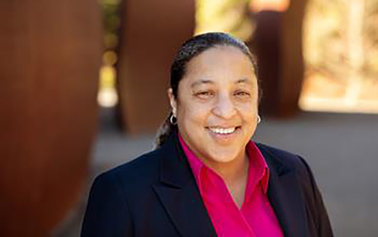 當選市長任命姪女為副市長 宣佈首批哈雷爾市府成員